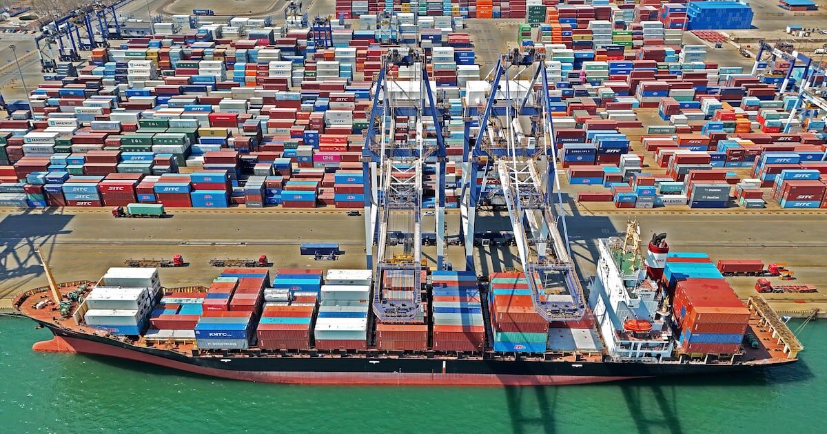 Shipping Industry Faces Crisis Amid Disruption from Trump's Tariffs ...